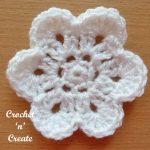 Curved Edge Flower Free Crochet Pattern - Crochet 'n' Create