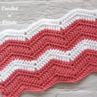 Easy Crochet Chevron Stitch Tutorial free crochet on Crochet 'n' Create